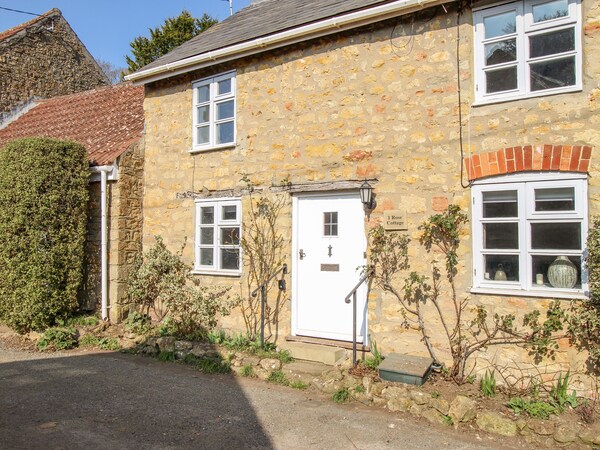 1 Rose Cottage, Pet Friendly, With A Garden In Shipton Gorge - Burton Bradstock