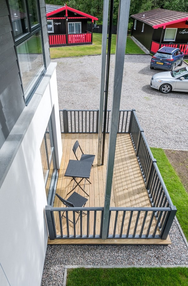 Alvie Apartment Wheelchair Accessible With Terrace- Ground Floor - Aviemore