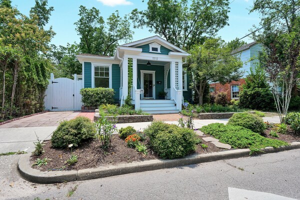 Cozy, Light Filled Bungalow - Freshly Updated And Convenient - Wilmington