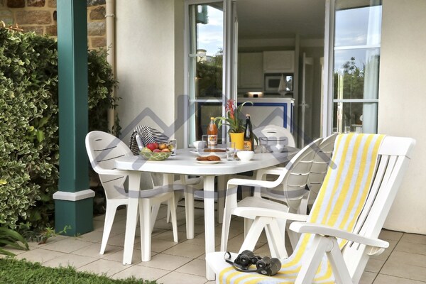 Localise - A06 - Logement De Plain-pied Face Piscine Et Mer - Guilvinec