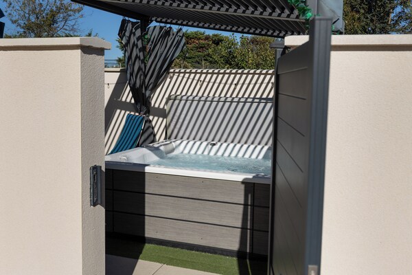 Bella Vita Jacuzzi!!! Vacation Home Near Center Private Parking - L'Isle-sur-la-Sorgue