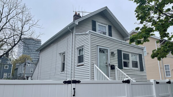 Home Near Nyc - Bloomfield, NJ