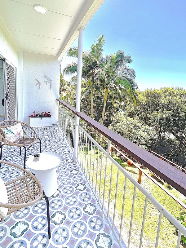The Jungle Room @ Lazy Days On Shaws Bay - Ballina