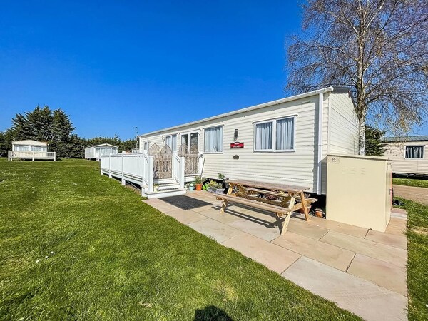Beautiful 6 Berth Caravan At Breydon Water Nearby Great Yarmouth Ref 10056b - Gorleston-on-Sea