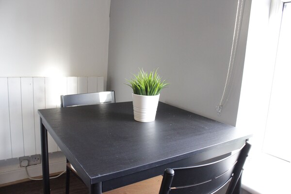 Amazing Studio Near Solent Uni W/ Free Wifi - Southampton