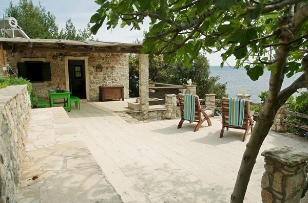 Secluded Fisherman's Cottage Cove Vela Studena, Brač (K-20904) - Croatia