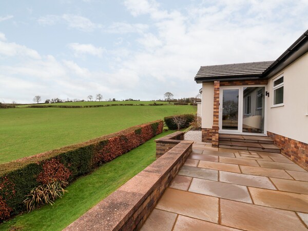 Coedfan, Family Friendly, With Open Fire In Ruthin - Ruthin