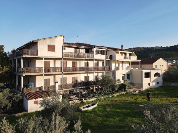 Apartamento Para Dos Personas Con Terraza Y Vista Al Mar Mrljane, Pasman (A-20850-a) - Galešnjak
