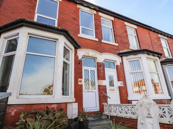 Anandom, Pet Friendly, Country Holiday Cottage In Bispham - Blackpool