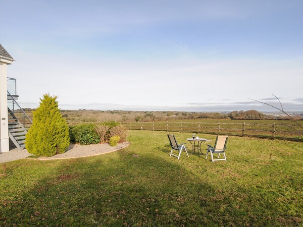 Spires, Pet Friendly, Character Holiday Cottage In Carnon Downs - St Mawes