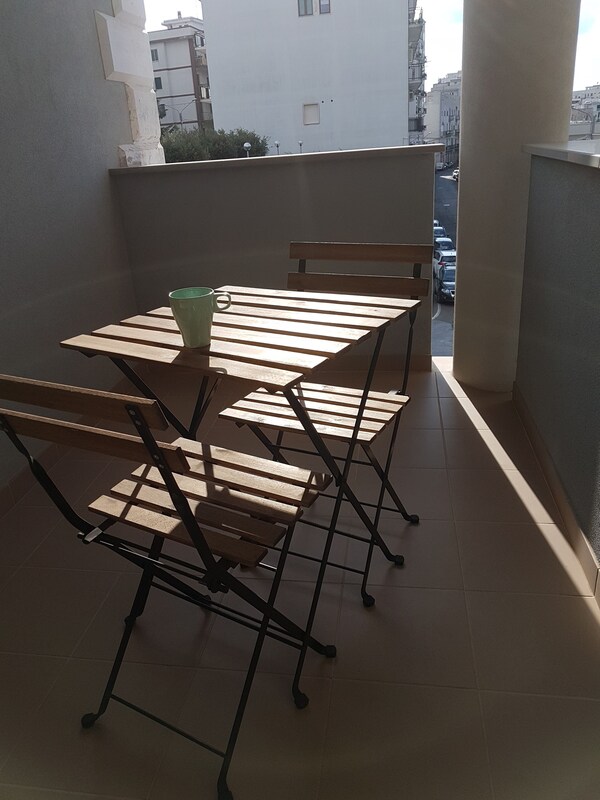 Central Apartment With Three Bedrooms And Parking - Apulien
