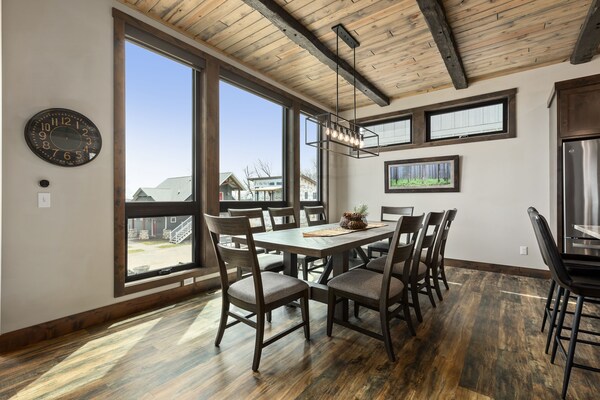 New Lake View Loft - 5 Bedroom Home On Beautiful Gull Lake W/4-seasons Of Fun! - Nisswa, MN