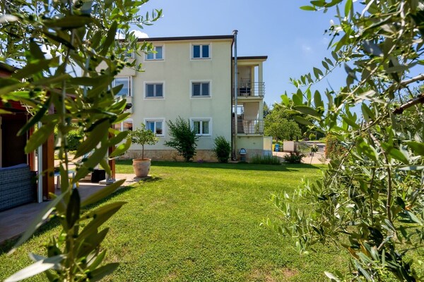 Apartments Jelena / Two-bedroom Apartment No.2 With Balcony - Poreč
