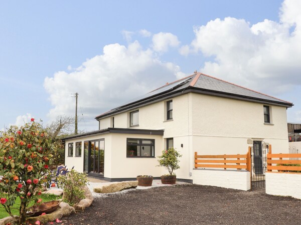 High Park House, Pet Friendly, Character Holiday Cottage In Helston - Helston