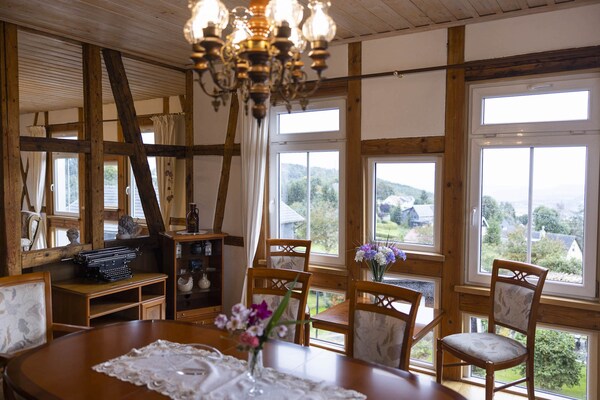 Ferienwohnung Mit 115 Qm Wohnfläche Im 1. Obergeschoss - Lauscha