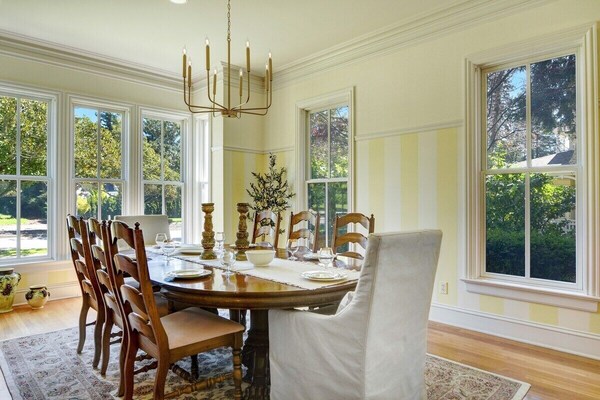 The Beautiful Armstrong Estate Downtown Sonoma - Sonoma, CA
