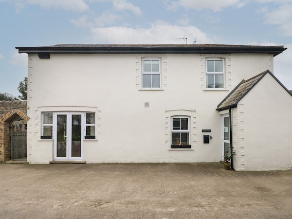 Ty Coets, Morfa Farm, Pet Friendly In Llantwit Major - Vale of Glamorgan