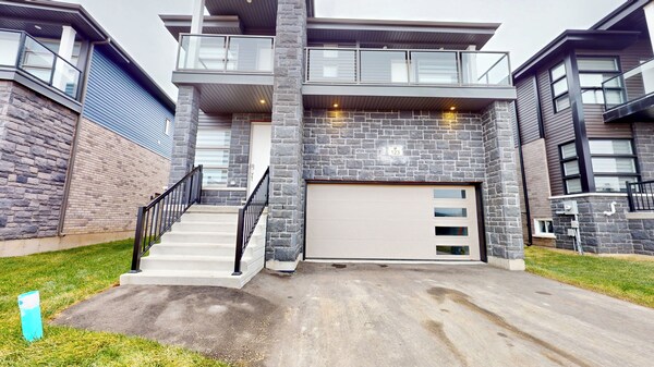 Welcome To A Dream Lakefront Georgian Bay Property With Beach & Water Activities - Town Of The Blue Mountains