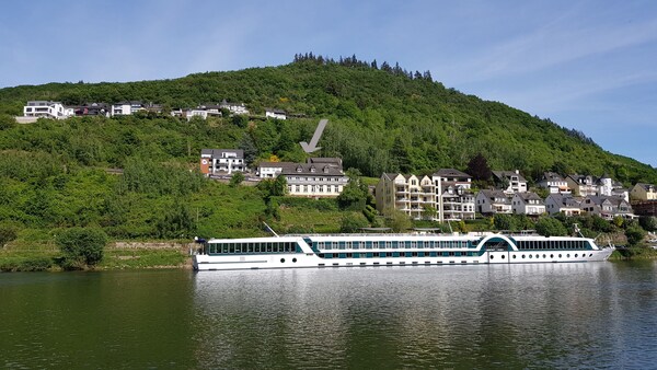 Studio-elbling-vue Sur La Rivière-salle De Bain Et Douche - Beilstein