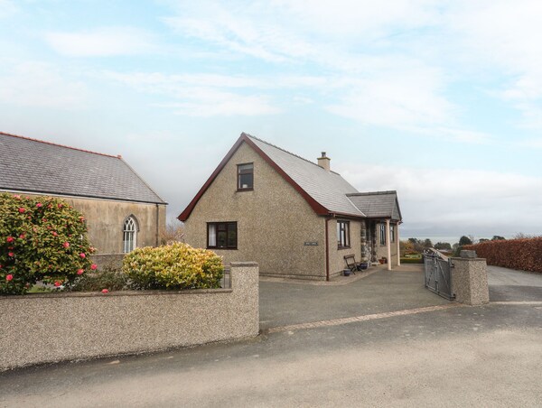 Awel Y Grug, Pet Friendly, Character Holiday Cottage In Llanbedrog - Morfa Nefyn