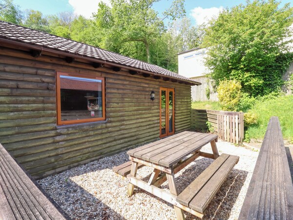 Chalet Lodge (Bunks) L1, Pet Friendly, With A Garden In Combe Martin - Combe Martin Bay