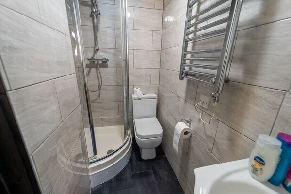 Studio With 50tv And Free Wifi Next To Uob! - Harborne - Birmingham 