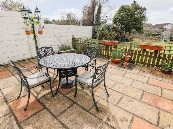 Adeline, Pet Friendly, With A Garden In Pembrey - Burry Port
