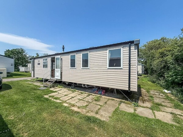 Beautiful Caravan At Skipsea Sands Ref 41029wf - Yorkshire