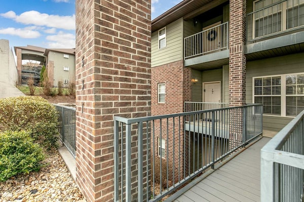 Stonebridge Condo Close To Silver Dollar City And Sleeps 8 For A Great Rate- 3 Pools!-ber 9-3 - Galena, MO