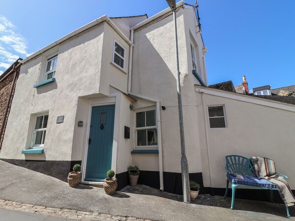 Honeymoon Cottage, Pet Friendly In Appledore - England