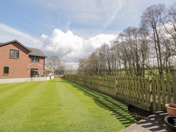 Mill End, Pet Friendly, Luxury Holiday Cottage In Penrith - Howtown