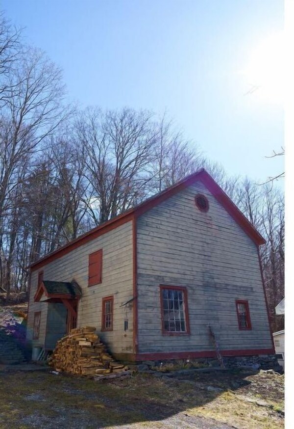 Hike, Ski & More: Restored 1845 Catskills Home - Zoom Flume Water Park, East Durham
