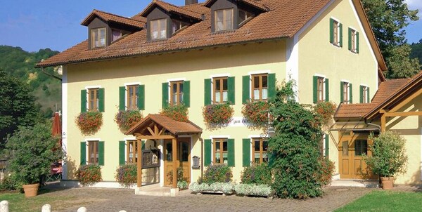 Helles Doppelzimmer Mit Fernseher - Breitenbrunn