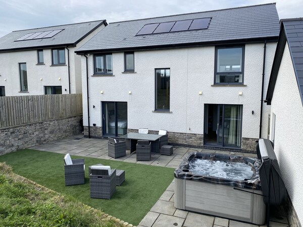 Galwad Y Mor, Family Friendly, With Hot Tub In Broad Haven - Little Haven
