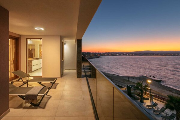 20 M From Beach | Luxorious Apartment For 4 Persons | With Sea View - Vir