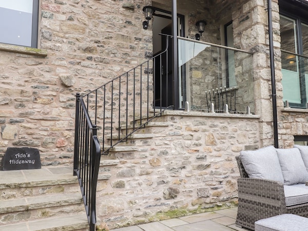 Adas Hideaway, Pet Friendly, With Open Fire In Sizergh, Cumbria - Arnside