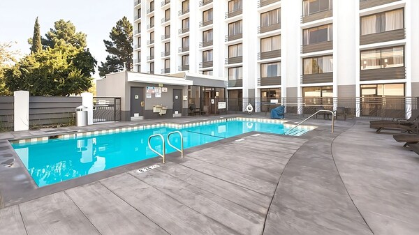 Experience An Intriguing Level Of Hospitality Seldom! 3 Idyllic Units, With Pool - San Jose, CA