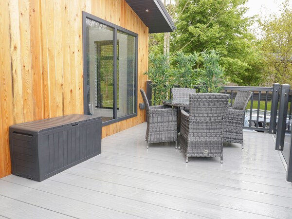 Watch Tree Lodge, Family Friendly, Luxury Holiday Cottage In Cartmel - Cartmel