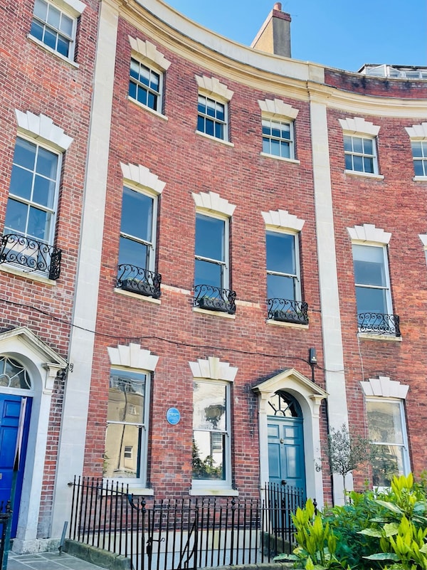 Unique Clifton Apartment On Historic Crescent - Bristol
