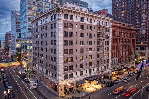 Indulge In Home-like Comfort! Near Portland Art Museum! Pet-friendly! - Portland, OR