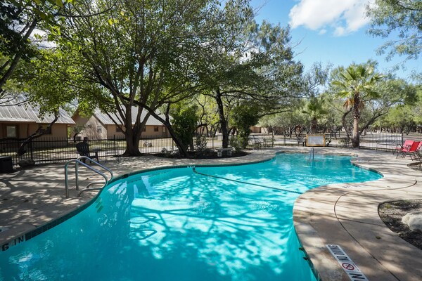 Riverfront Cabin With Access To Shared Pool! - Concan, TX