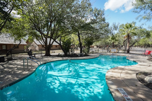 Riverfront Cabin With Access To Shared Pool! - Concan, TX