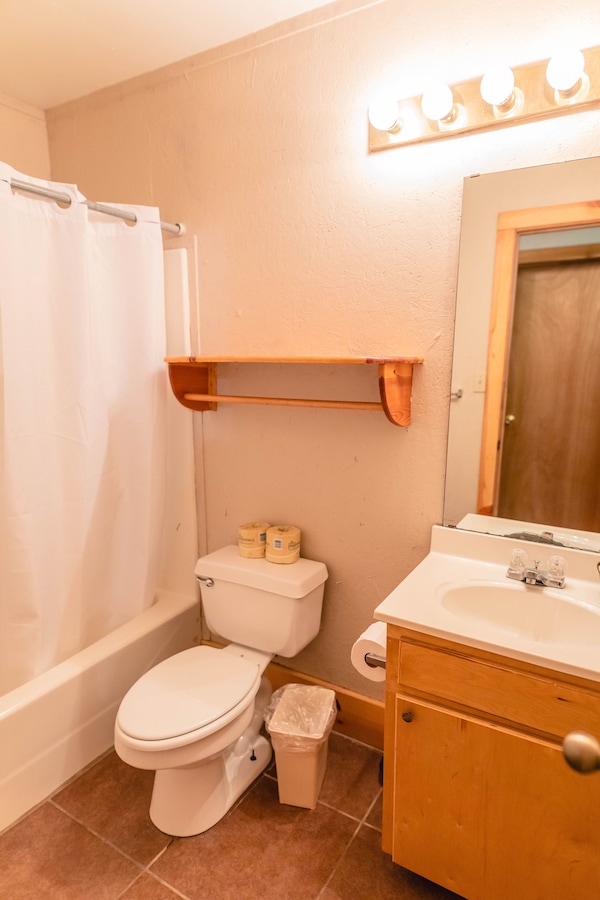 Frio Country Resort - Within Walking Distance To The Frio River! - Concan, TX