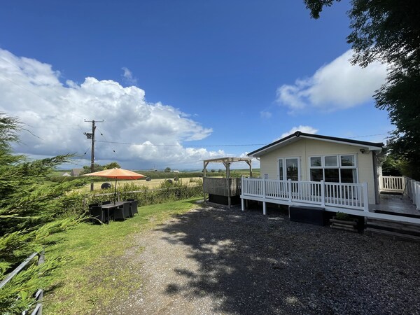 Mountain View Lodge, Pet Friendly, With Hot Tub In Whitland - Narberth