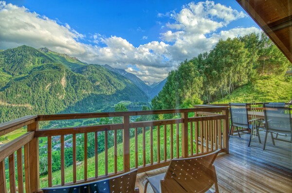 Beautiful Austrian Style Chalet At The Ski Slope - Kaprun