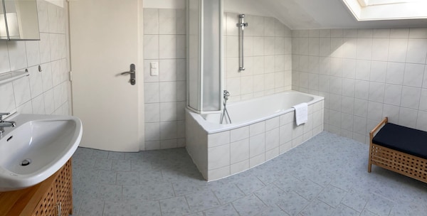 Cosy And Modern Apartment, Directly Next To The Ski-lift - Zell am See