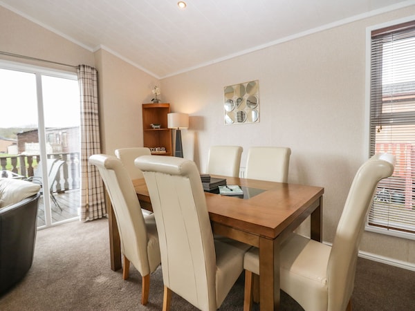 Walkers Rest, Pet Friendly, With A Garden In Carnforth - Carnforth