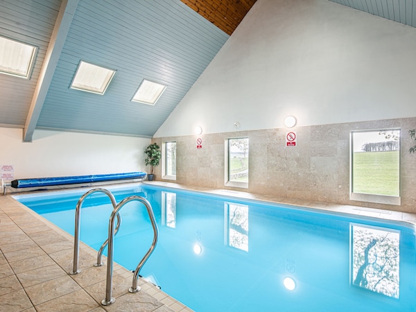 Buttercup Down, Pet Friendly, Character Holiday Cottage In Bakewell - Derbyshire
