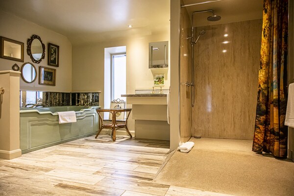 Love Bird, Pet Friendly, Character Holiday Cottage In Bakewell - Bakewell