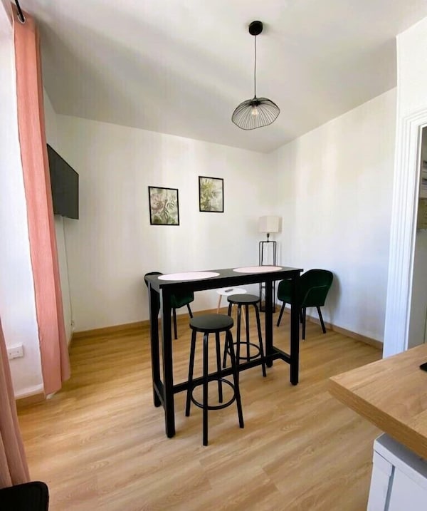 Flat Hypercentre - Laval On Foot! - Laval, France